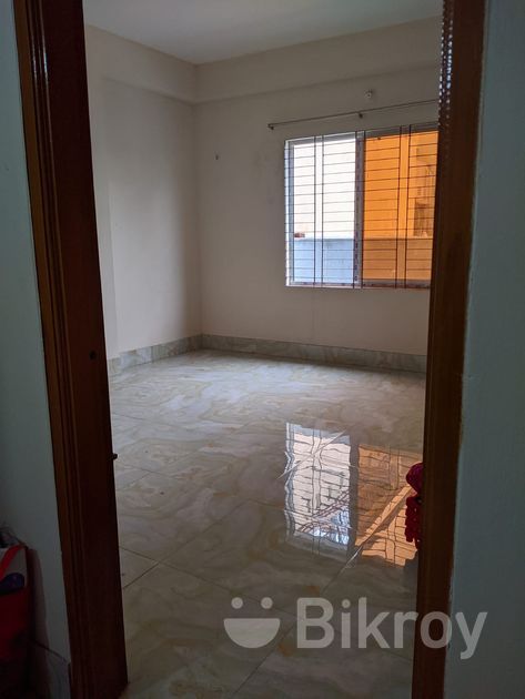 1 Room Sublet With Attached Bath & Balcony | Bikroy