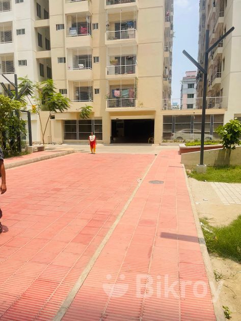 **1390 Sft 100% Ready flat with Playground and Swimming Pools at Mirpur ...