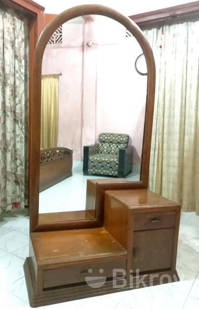 2 Dressing Tables,Single Bed ,Study Table and Alna. in Bandar Bazar ...