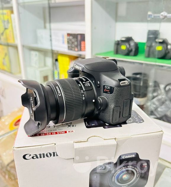 Canon 750d kiss x8i japan e body with 18 55mm lens boxd for Sale in Kushtia | Bikroy