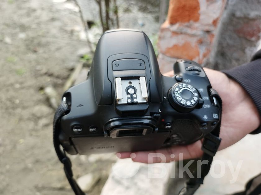 Canon Eos 700d with 75-300mm Zoom Lens for Sale in Uttara | Bikroy