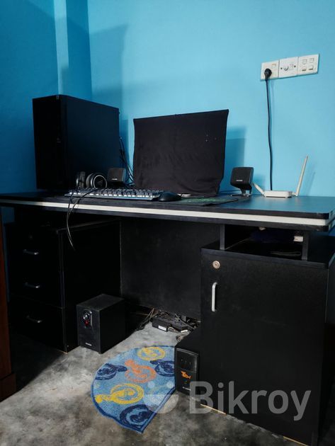 Computer Table for Sale in Uttara | Bikroy