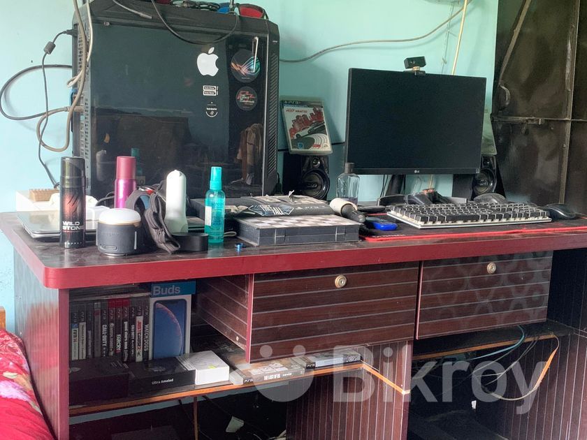 Table for pc setup in Cumilla | Bikroy