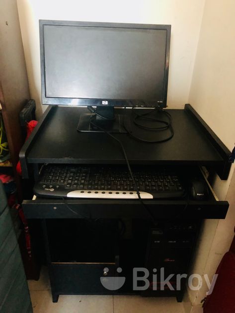 Desktop with Table, Mouse, Monitor, And Keyboard for Sale in ...