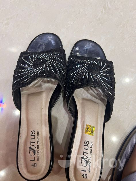 Heel for sale | Bikroy