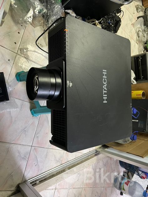 hitachi cpx9110 projector 10000 lumens for Sale in Elephant Road | Bikroy
