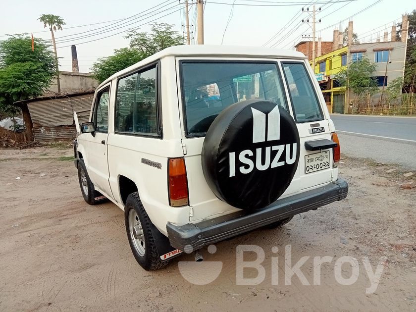 Isuzu Trooper hrd jeep 7 sit 1995 in Naogaon | Bikroy