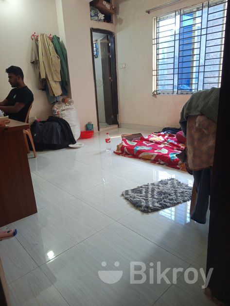 কাজীপাড়ায় এটাস্ট বাথরুমে সহ এক রুম ভাড়া হবে | Bikroy