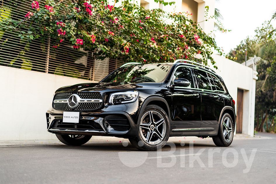 Mercedes-Benz GLB 200 in Black Metallic 2023 for Sale in Baridhara | Bikroy