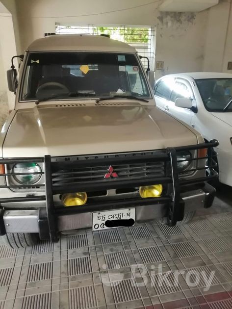 Mitsubishi Pajero Sun roof 1989 for Sale in Agrabad | Bikroy