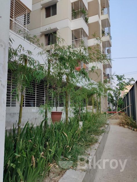 Navana 1631 sft 100% Ready flat to live with condominium Facilities ...