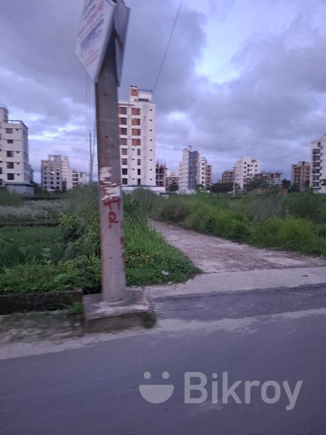 NEAR 50 FEET ROAD BLOCK E | জমি | Bikroy