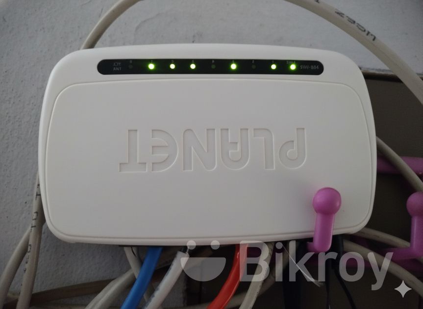Network hub/switch 1 Gigabit Ethernet 8-port for Sale in Kazla | Bikroy