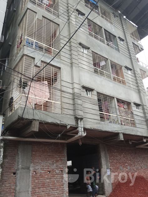 ON GOING FLAT FOR SALE @ 1050 SFT TOP FLOOR | Bikroy