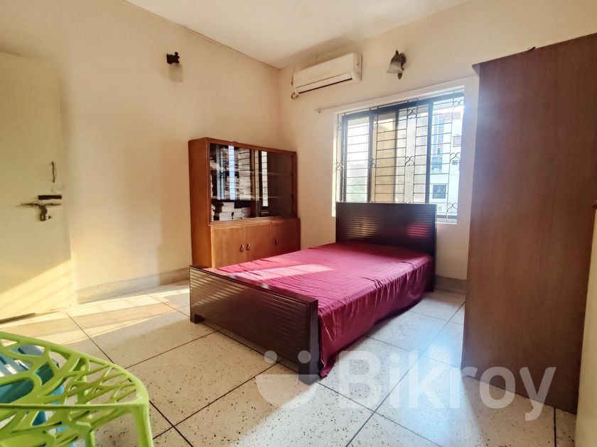 Room rent or Sublet from August for a single person. | Bikroy