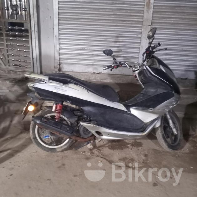 Runner Skooty T6 2014 for Sale | Vatara | Bikroy
