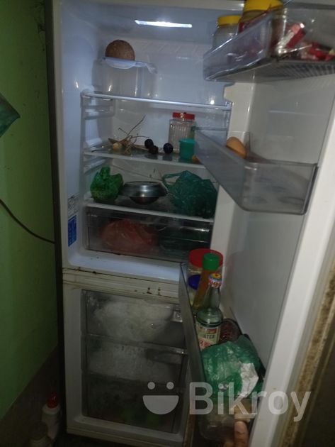 Samsung RB21 inverter রেফ্রিজারেটর সাড়ে তিন বছর ব্যবহৃত for Sale in ...