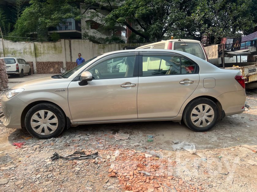 Toyota Axio Beige Color 2015 for Sale in Wari | Bikroy