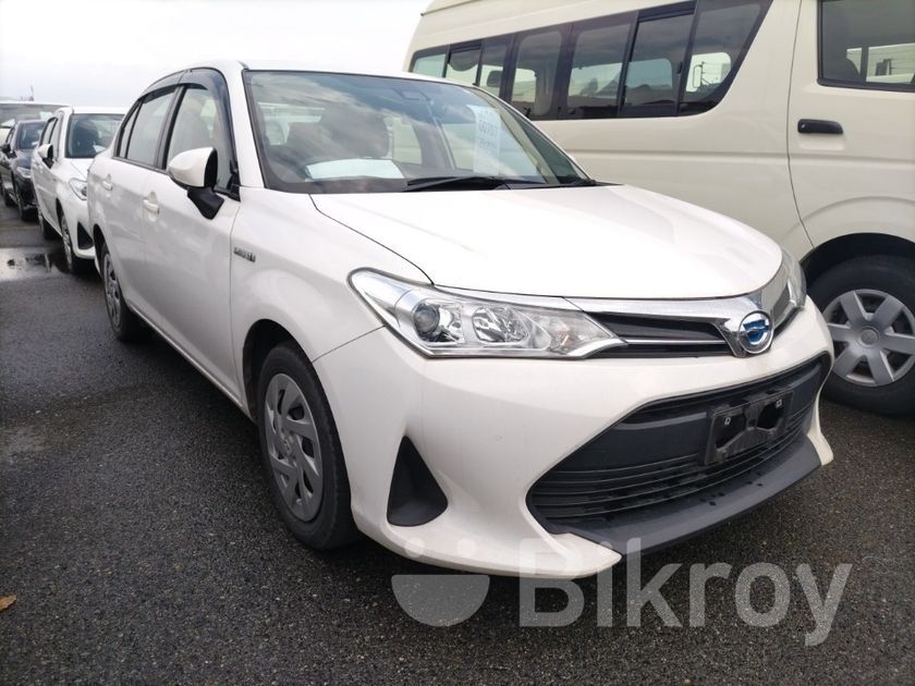 Toyota Axio EX HYBRID WHITE 2020 for Sale in Baridhara | Bikroy
