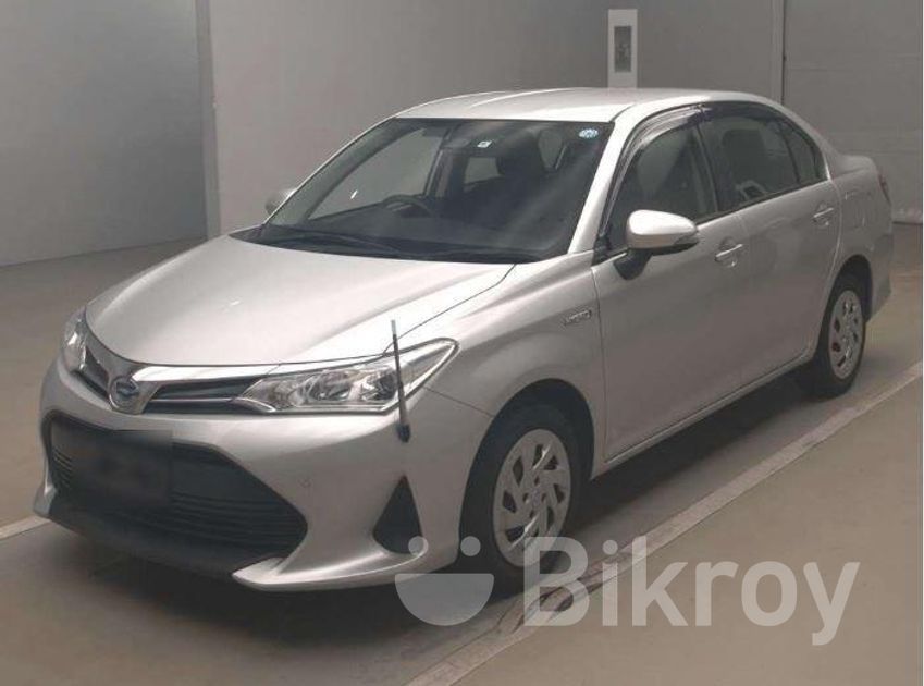 Toyota Axio X Silver Key Strat 2018 for Sale in Rupatali | Bikroy