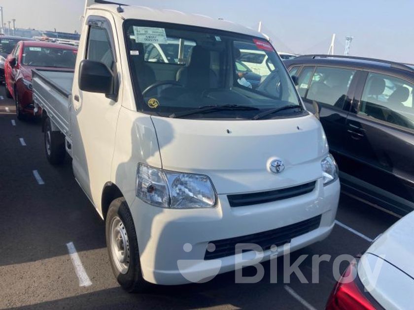 Toyota LiteAce Dx X Edition 2017 for Sale in Banani | Bikroy