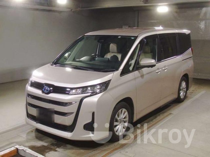 Toyota Noah G PKG BEIGE 8 SEATER 2022 for Sale in Baridhara | Bikroy