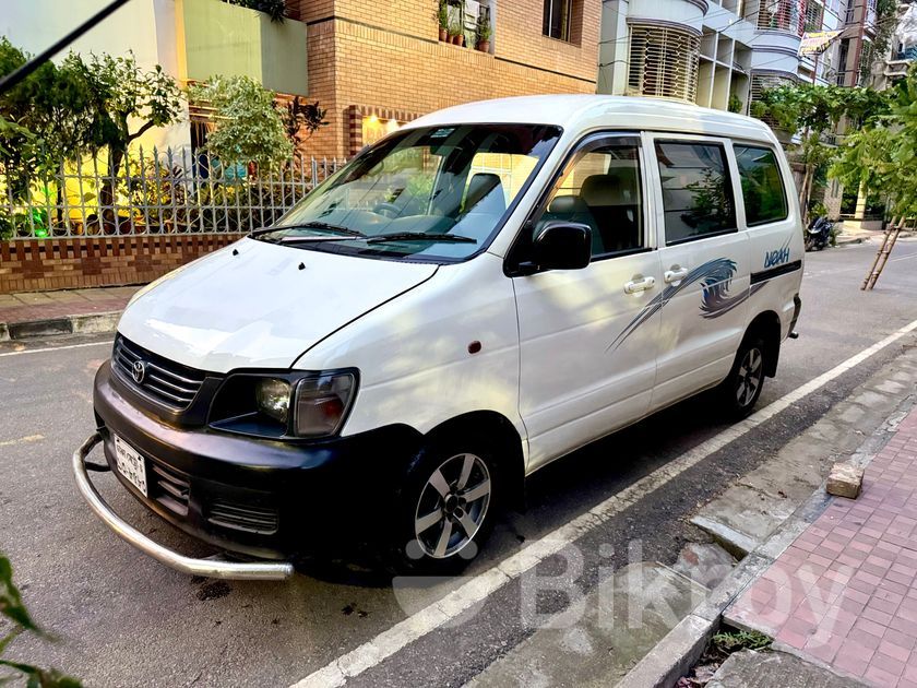 Toyota Noah MPV 2004 for Sale in Mirpur | Bikroy