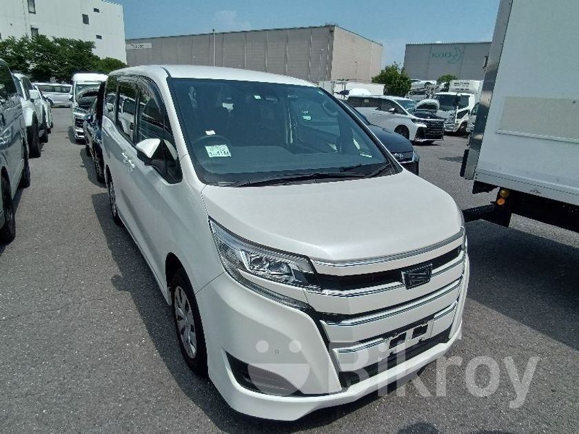 Toyota Noah Non Hybrid Grade 3.5 2021 for Sale in Baridhara | Bikroy
