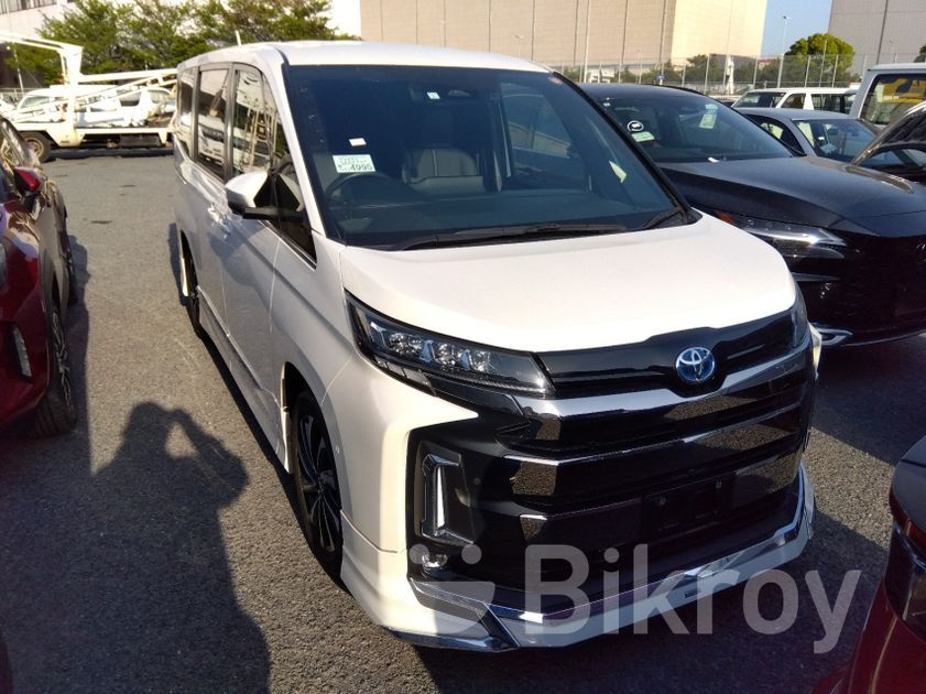 Toyota Noah S-Z 2023 for Sale in Baridhara | Bikroy