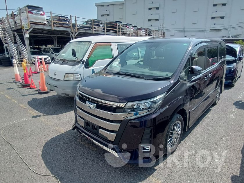 Toyota Noah SI WXB 1 HYBRID 2020 for Sale in Baridhara | Bikroy