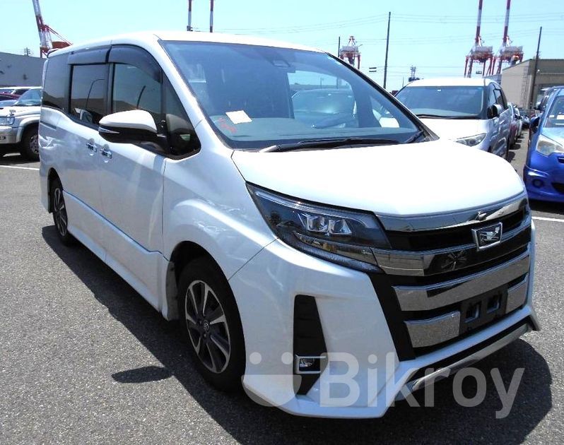 Toyota Noah SI WXB Hybrid 2018 for Sale in Khulna Sadar | Bikroy