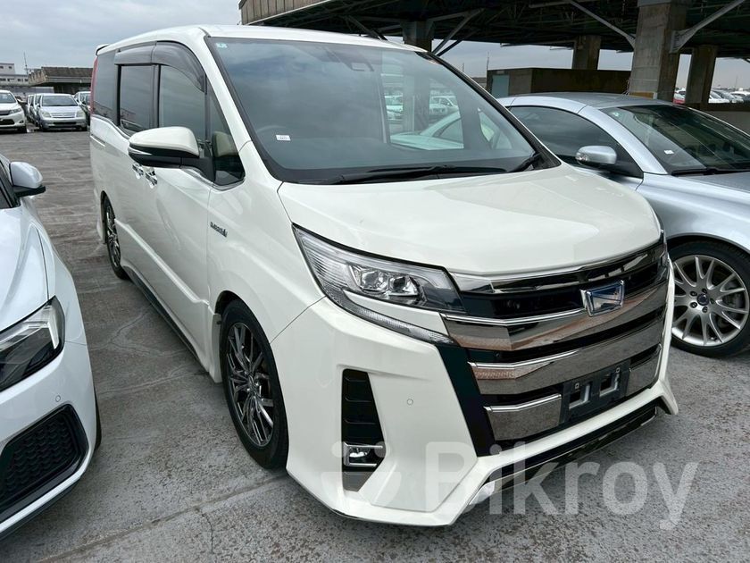 Toyota Noah Si Wxb Hybrid 2020 for Sale in Baridhara | Bikroy