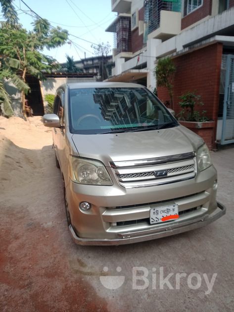 Toyota Noah silver goldan 2002 for Sale in Agrabad | Bikroy