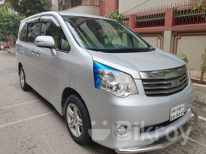 Toyota Noah .X 2012 in Mirpur | Bikroy
