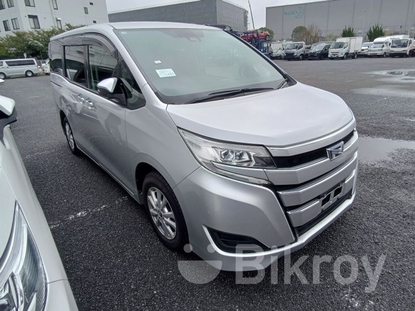 Toyota Noah X HYBRID PUSH START 2020 for Sale in CDA Avenue | Bikroy