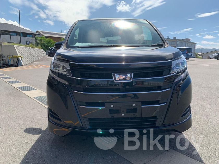 Toyota Noah X SMART NON HYBRID 2021 for Sale in Baridhara | Bikroy
