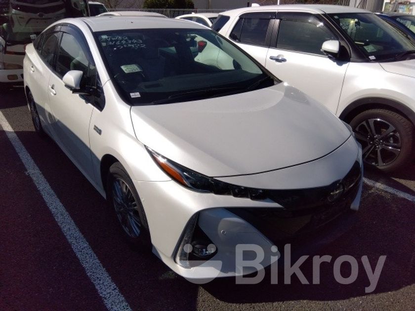 Toyota Prius A PKG PHV PEARL 2020 for Sale in Baridhara | Bikroy