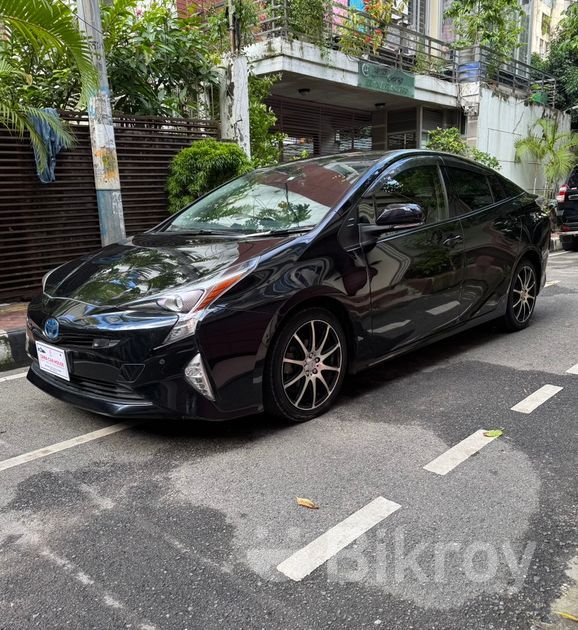 Toyota Prius Auto Parking 2018 for Sale in Gulshan | Bikroy