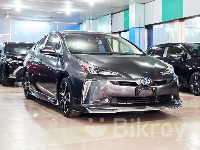 Toyota Prius GREY 2019 for Sale in Baridhara | Bikroy