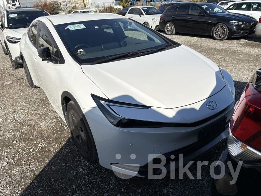 Toyota Prius U PKG PEARL 2023 for Sale in Baridhara | Bikroy