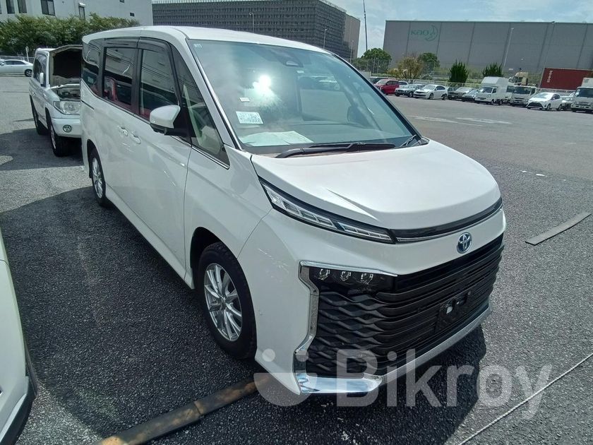 Toyota Voxy S-Z HYBRID NEW SHAPE 2022 for Sale in Baridhara | Bikroy