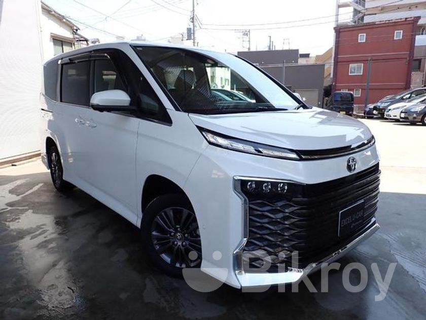Toyota Voxy SZ Pearl Non Hybrid 2023 for Sale in Paltan | Bikroy