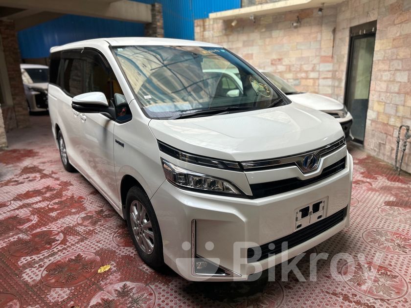 Toyota Voxy V PKG PEARL / 2020 for Sale in Ramna | Bikroy