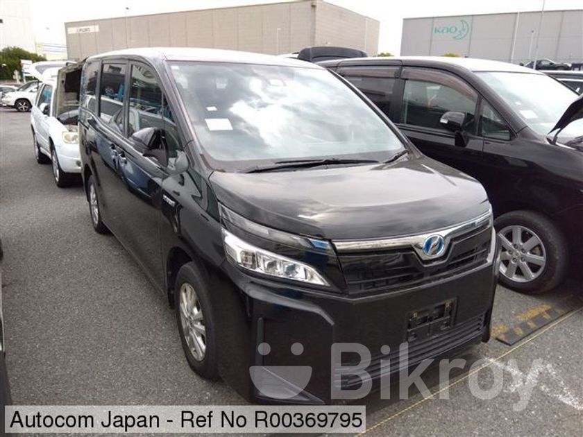 Toyota Voxy X Package Black 2020 for Sale in Baridhara | Bikroy