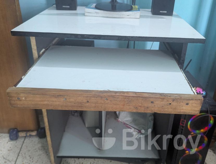Computer Table sell for Sale in Uttara | Bikroy