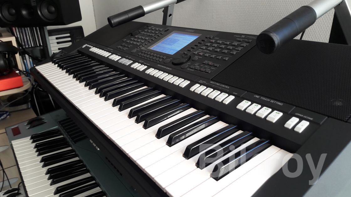 YAMAHA PSR S-750 Professional Arranger Workstation Keyboard for Sale in ...
